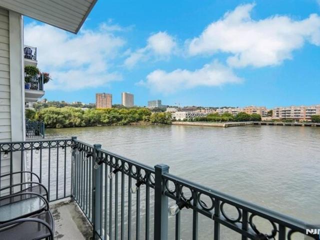 The Promenade, Edgewater, Condo For Sale