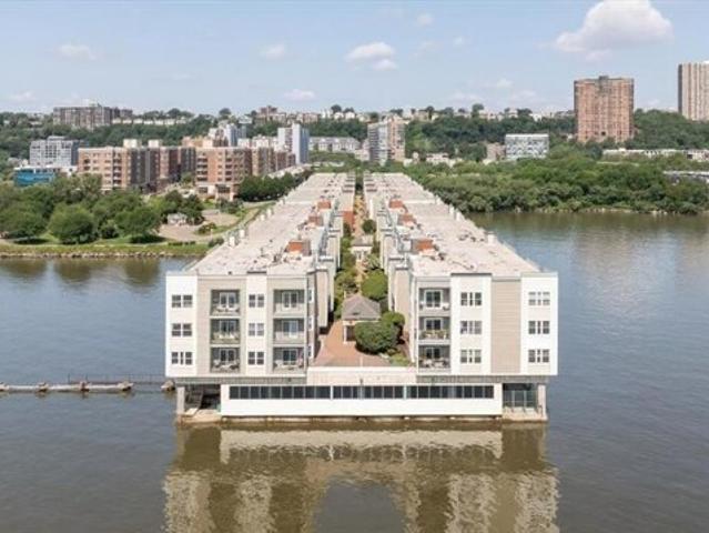 The Promenade, Edgewater, Condo For Sale