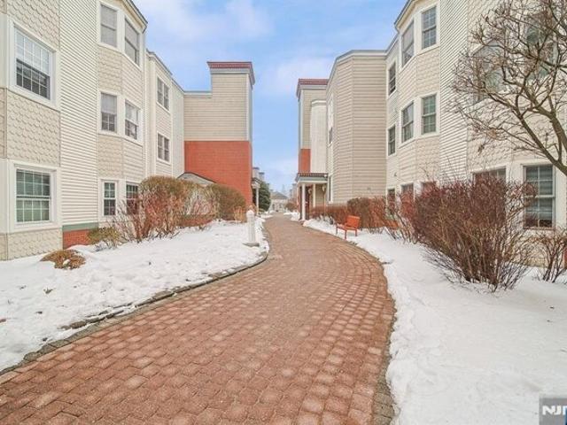 The Promenade, Edgewater, Condo For Sale