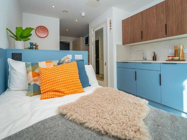 The Propeller Quarter, Fairlawn. Studio to rent £1,257 pcm £290 pw