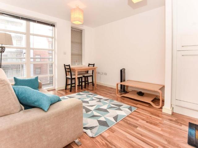 The Quadrangle, 1 Lower Ormond. 1 bed flat to rent £1,050 pcm £242 pw