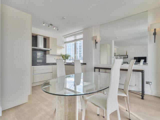 The Quadrangle, Chelsea Harbour. 2 bed flat to rent £4,000 pcm £923 pw