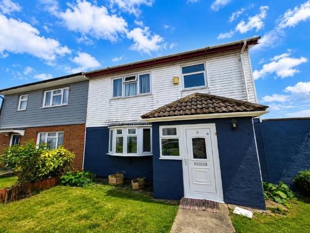 The Quadrant, High Wycombe, HP13 3 bed property to rent £1,850 pcm £427 pw