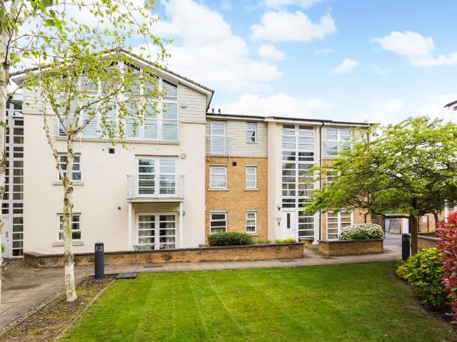 The Quadrant, Rickmansworth WD3, 2 bed flat to rent, £1,750 pcm | PrimeLocation