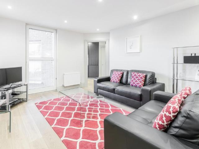 The Quadrant Richmond TW9 1 bed apartment to rent £5,308 pcm £1,225 pw