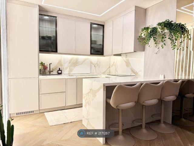 The Quadrant, Richmond TW9, 2 bed flat to rent, £4,000 pcm | PrimeLocation