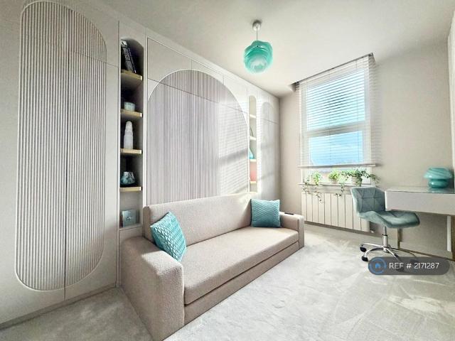 The Quadrant, Richmond, TW9 2 bed flat to rent £4,000 pcm £923 pw