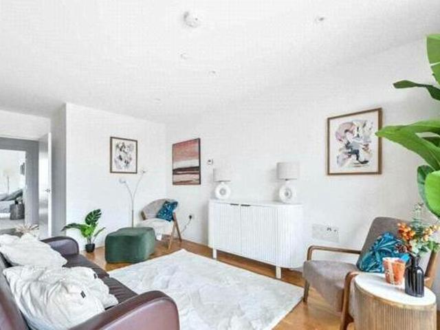 The Quarter, Axell House, Wellington Street, 2 Bedroom Apartment