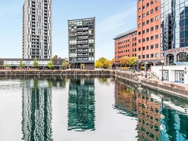 The Quays, Eccles, M50 3SP, United Kingdom | 1 bed apartment for rent #137557491 | Rentberry