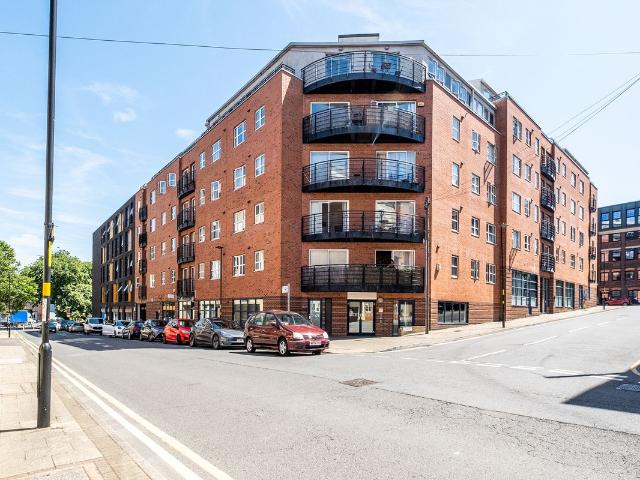 The Qube, Jewellery Quarter B1, 2 bed flat to rent, £995 pcm | PrimeLocation