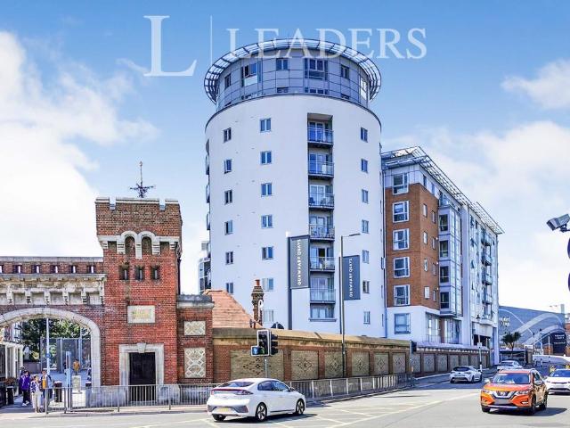 The Roundhouse, Gunwharf Quays. 2 bed flat to rent £1,575 pcm £363 pw