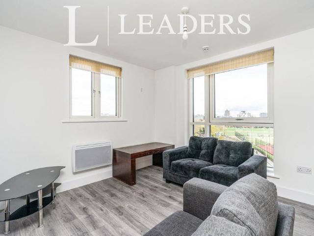 The Roundhouse, Gunwharf Quays. 2 bed flat to rent £1,375 pcm £317 pw