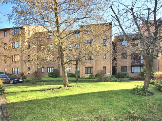 The Rowans, WokingProperty for lettings Seymours