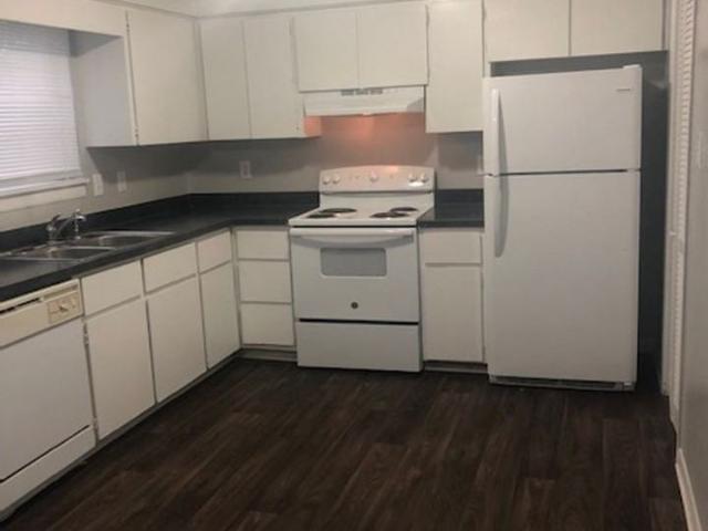 The Royal Oaks Townhouses 2 Bedroom Apartment for Rent at 1510 Crest Rd, Raleigh, NC 27606 Southwest Raleigh