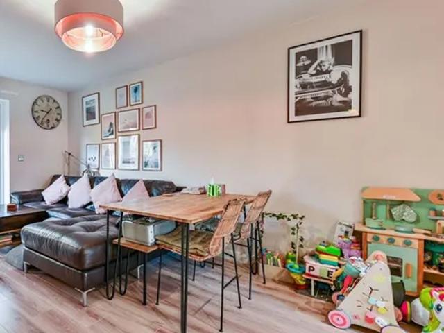 The Royal Sovereign, 64 Northwold Road, London, E5 8RL, United Kingdom | 2 bed apartment for rent #167544951 | Rentberry
