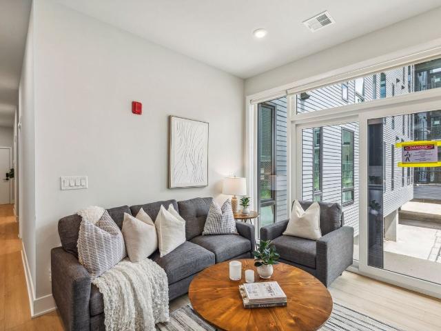 The Royale 1 Bedroom Apartment for Rent at 6910 Ridge Ave, Philadelphia, PA 19128 Roxborough