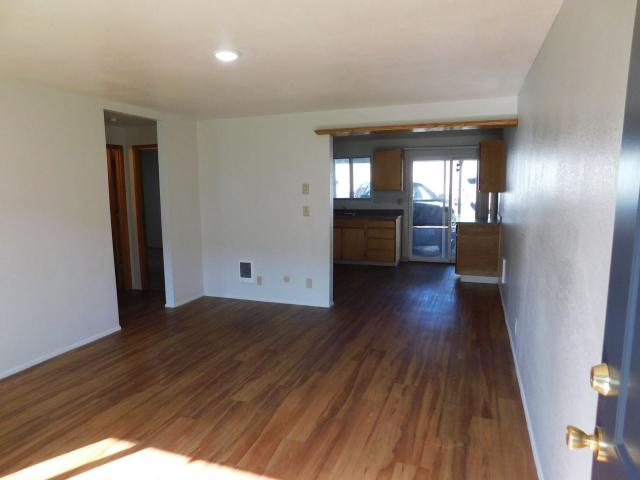 The Royals Apartments 1 Bedroom Apartment for Rent at 1500 Main St, Springfield, OR 97477