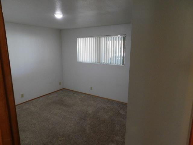 The Royals Apartments Studio Apartment for Rent at 1500 Main St, Springfield, OR 97477