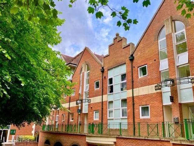 The Royals, High Street, 1 Bedroom Apartment