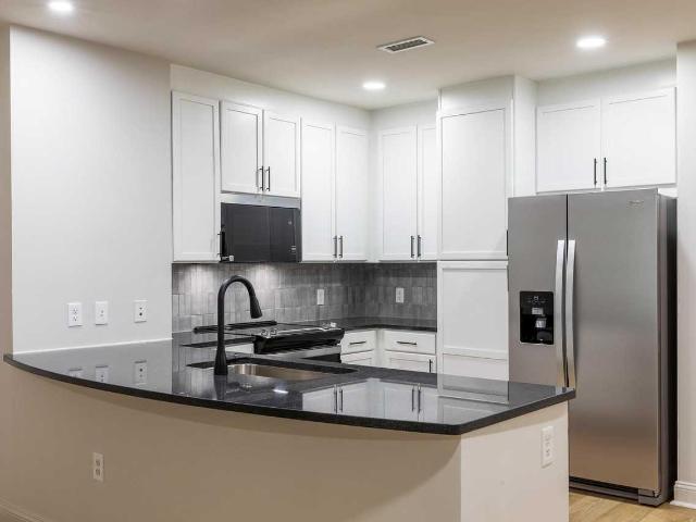 The Rocca Apartments 1 Bedroom Apartment for Rent at 3280 Northside Pkwy Nw, Atlanta, GA 30327