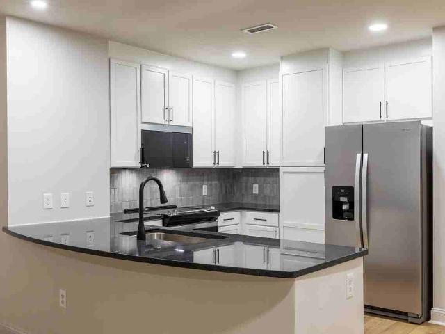 The Rocca Apartments 2 Bedroom Apartment for Rent at 3280 Northside Pkwy Nw, Atlanta, GA 30327