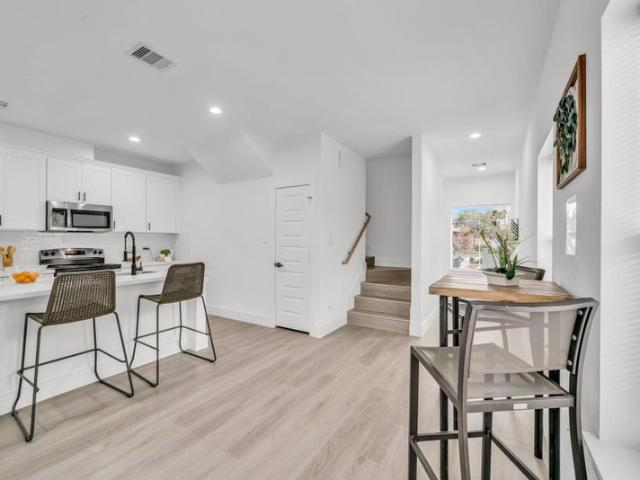 The RoomBridge Duplex: Where Comfort Meets Communi