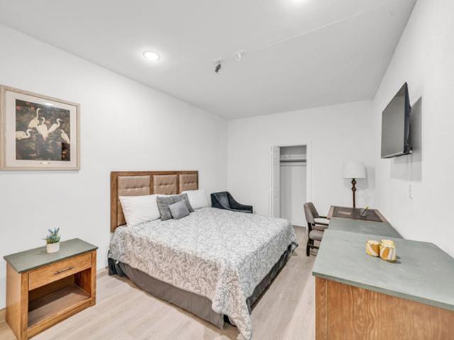 The RoomBridge Duplex: Where Comfort Meets Community