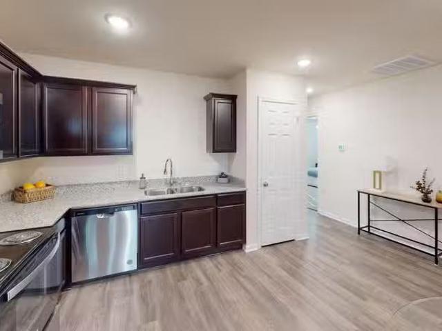The Roper 2BR/1BA w/Smaller Backyard The Ranch On Rhones Qu.