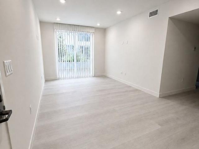 The Rosenell 1 Bedroom Apartment for Rent at 433 Rosenell Ter, Los Angeles, CA 90026 Greater Echo Park Elysian