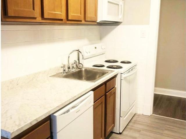 The Roseanne 1 Bedroom Apartment for Rent at 3300 Jefferson Ave, Cincinnati, OH 45220 Clifton