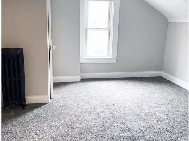The Roseanne Studio Apartment for Rent at 3300 Jefferson Ave, Cincinnati, OH 45220 Clifton