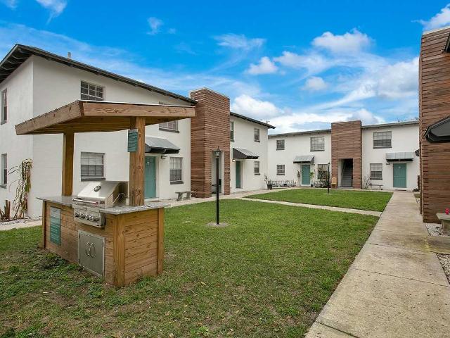 The Rosewood 2 Bedroom Apartment for Rent at 1223 Pamela St, Leesburg, FL 34748