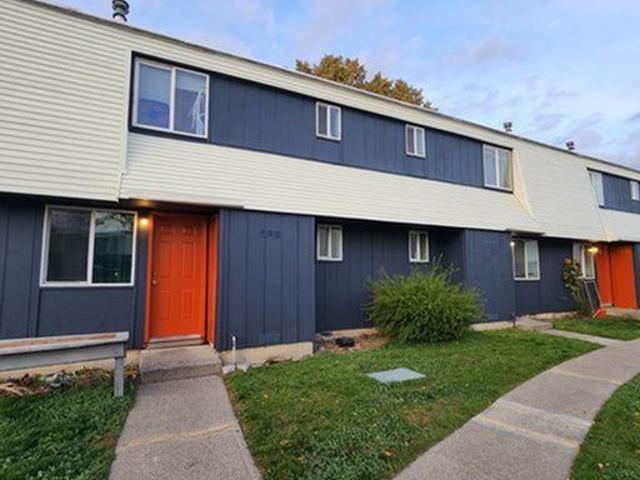 The Rosewood Apartments 3 Bedroom Apartment for Rent at 2309 E Euclid Ave, Spokane, WA 99207 Bemiss