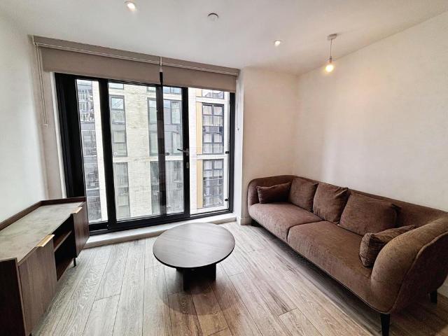 The Radiant, 84 Kirkstall Road. 1 bed flat to rent £1,015 pcm £234 pw
