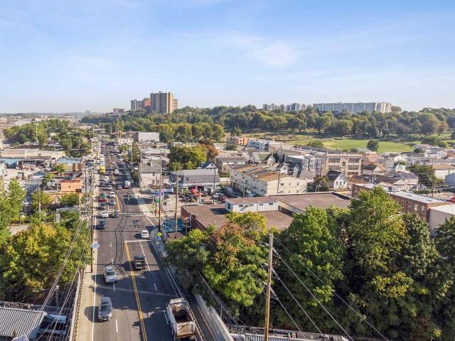 The Rail at North Bergen 2 Bedroom Apartment for Rent at 4828 Tonnelle Ave, North Bergen, NJ 07047