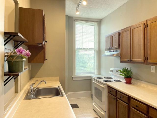 The Railhouse 2 Bedroom Apartment for Rent at 254 Summit Ave, Greensboro, NC 27401 Downtown Greensboro