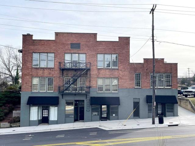 The Railhouse 2 Bedroom Apartment for Rent at 254 Summit Ave, Greensboro, NC 27401 Downtown Greensboro