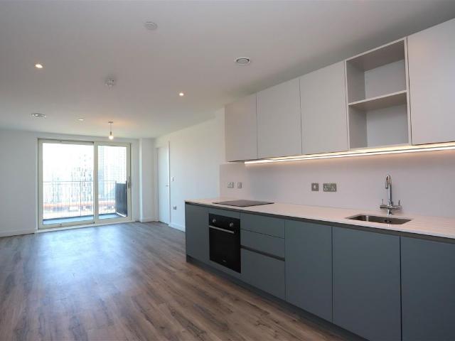 The Railings, Middlewood Locks M5, 2 bed flat to rent, £1,575 pcm | PrimeLocation