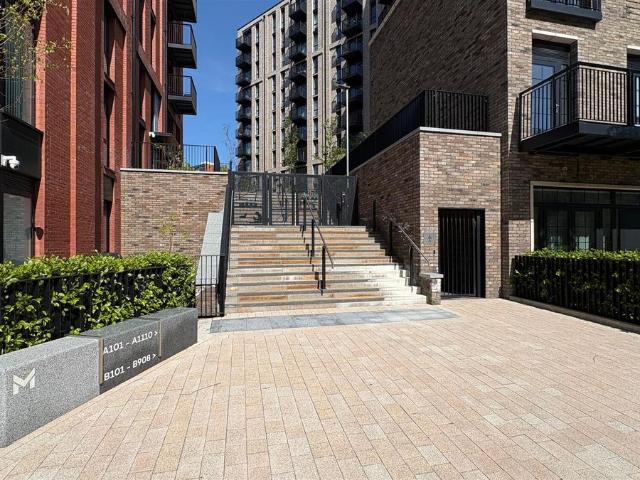 The Railings, Middlewood Locks M5, 2 bed flat to rent, £1,600 pcm | PrimeLocation