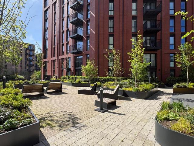 The Railings, Middlewood Locks M5, 2 bed flat to rent, £1,600 pcm | PrimeLocation