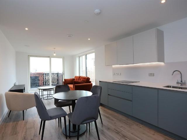 The Railings, Middlewood Locks M5, 2 bed flat to rent, £1,625 pcm | PrimeLocation
