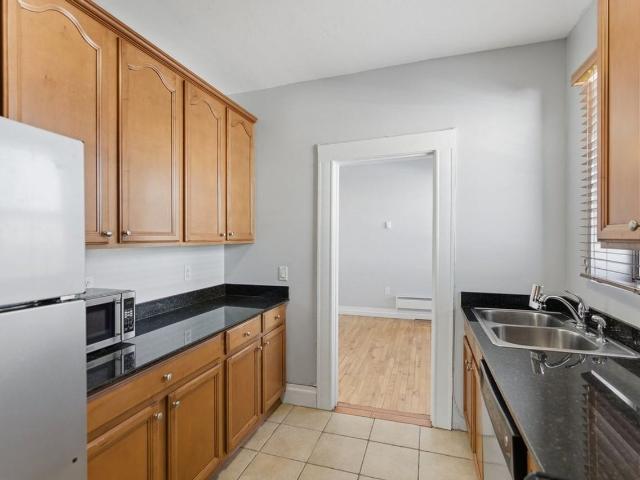 The Rainier 1 Bedroom Apartment for Rent at 215 S 300 E, Salt Lake City, UT 84111 Central City