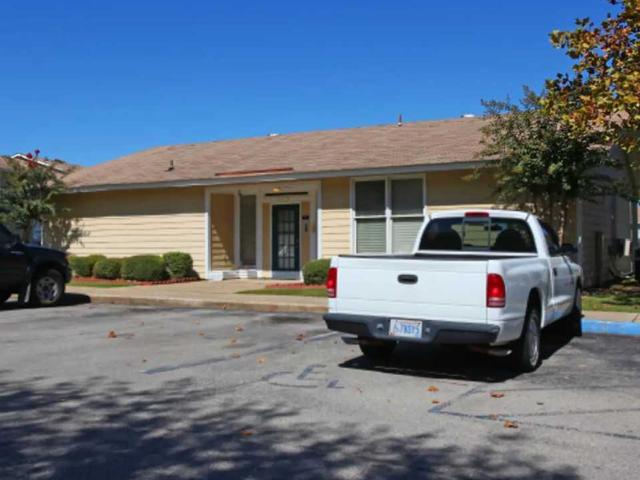 The Raintree Apartments 3 Bedroom Apartment for Rent at 2318 Raintree Ct, Center Point, AL 35215