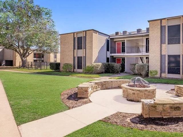 The Ranch 2 Bedroom Apartment for Rent at 4400 Paluxy Dr, Tyler, TX 75703