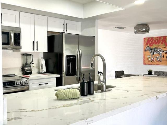 THE RARE HOUSE BellGreenway Neighborhood