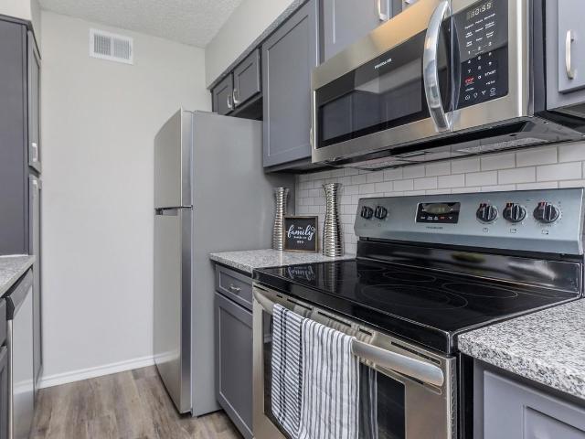 The Retreat @ 3737 1 Bedroom Apartment for Rent at 3737 Timberglen Rd, Dallas, TX 75287