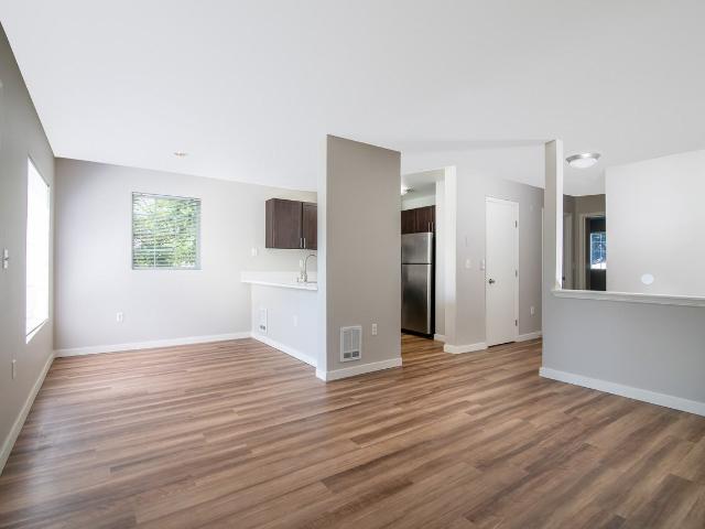 The Retreat at Bothell 2 Bedroom Apartment for Rent at 18101 126th Ave Ne, Bothell, WA 98011 North Creek