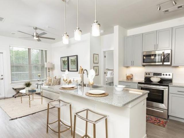 The Retreat at Fairhope Village 1 Bedroom Apartment for Rent at 300 Fly Creek Ave, Fairhope, AL 36532