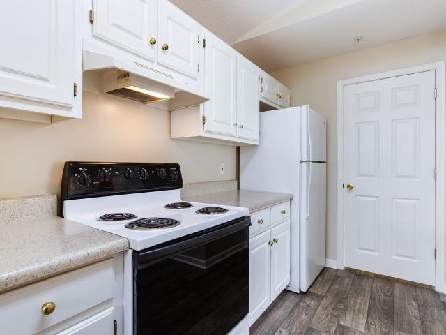 The Retreat at Grande Lake Apartments 3 Bedroom Apartment for Rent at 100 Walden Shores Dr, Brunswick, GA 31525