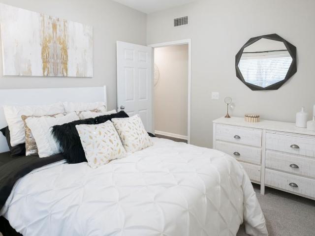 The Retreat at Steeplechase 1 Bedroom Apartment for Rent at 11245 West Rd, Houston, TX 77065